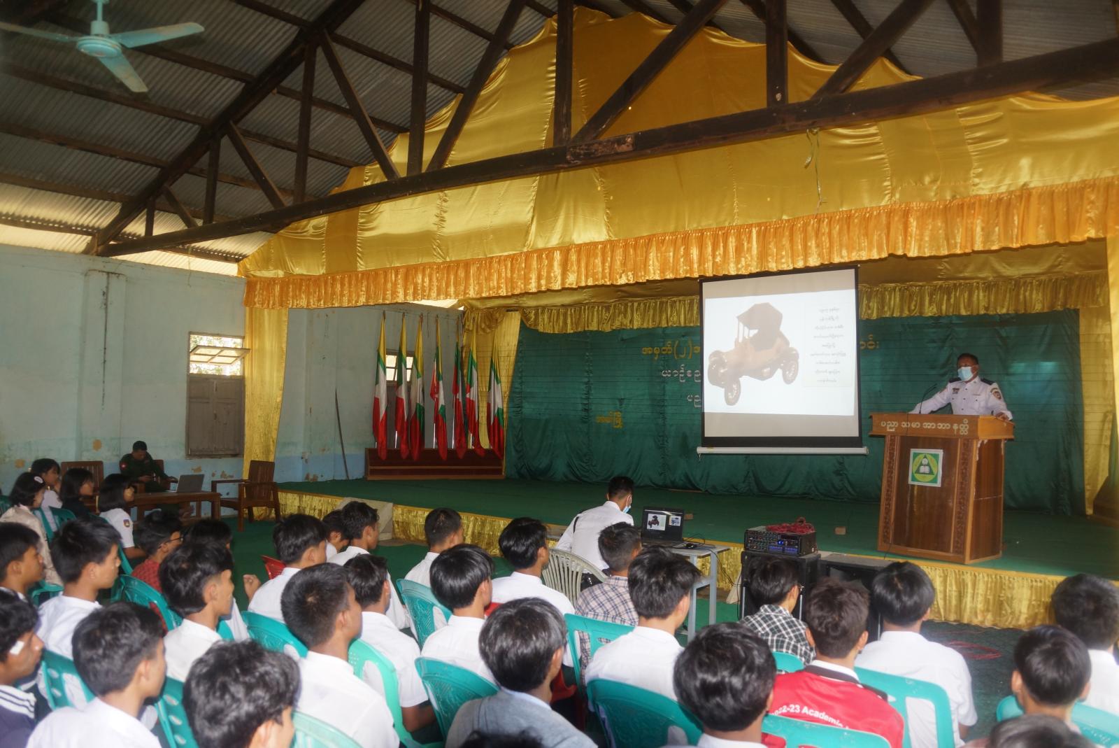 အမ်းမြို့နယ်၌ ယာဉ်စည်းကမ်း၊ လမ်းစည်းကမ်းနှင့်အညီ လိုက်နာမောင်းနှင်သ