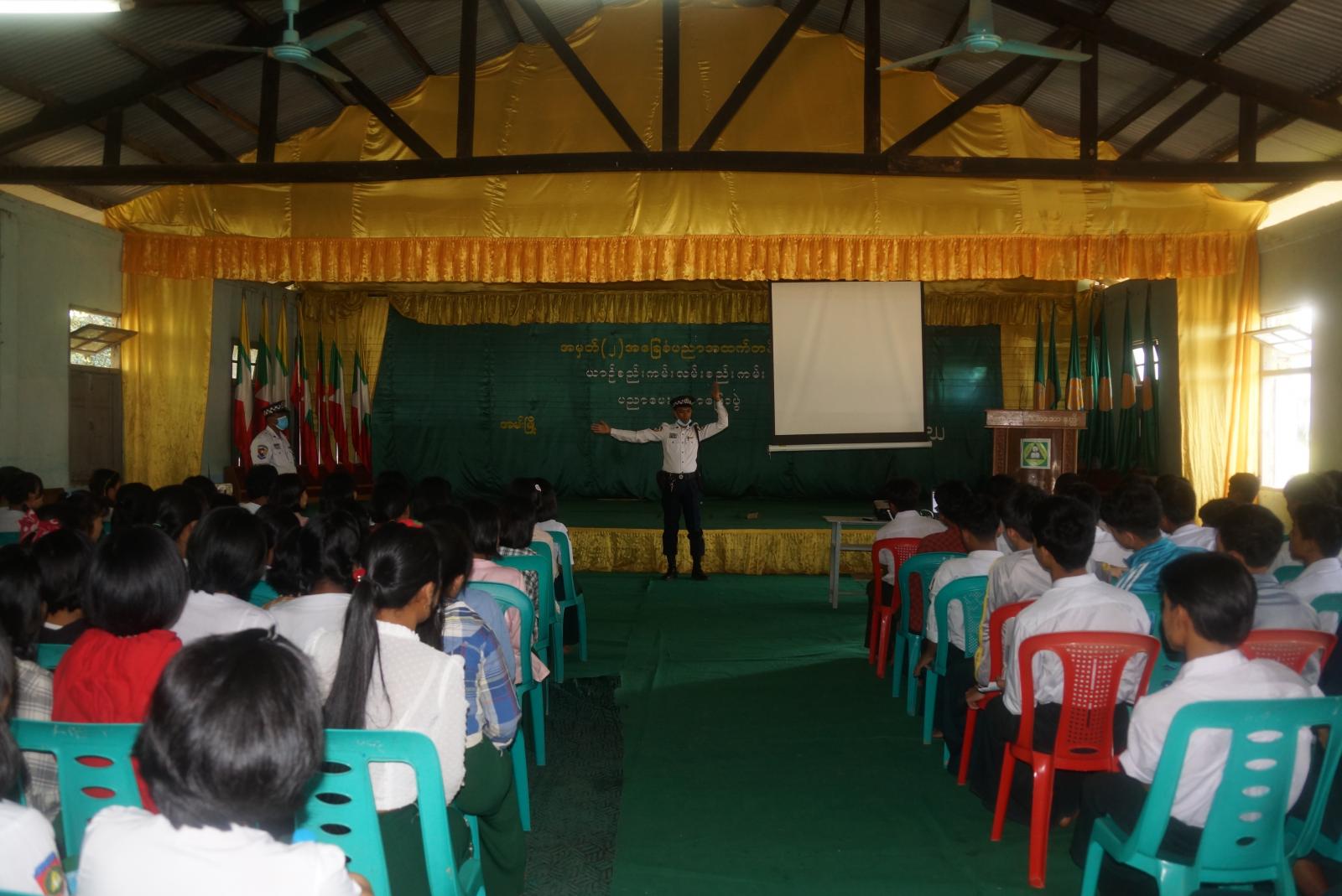 အမ်းမြို့နယ်၌ ယာဉ်စည်းကမ်း၊ လမ်းစည်းကမ်းနှင့်အညီ လိုက်နာမောင်းနှင်သ