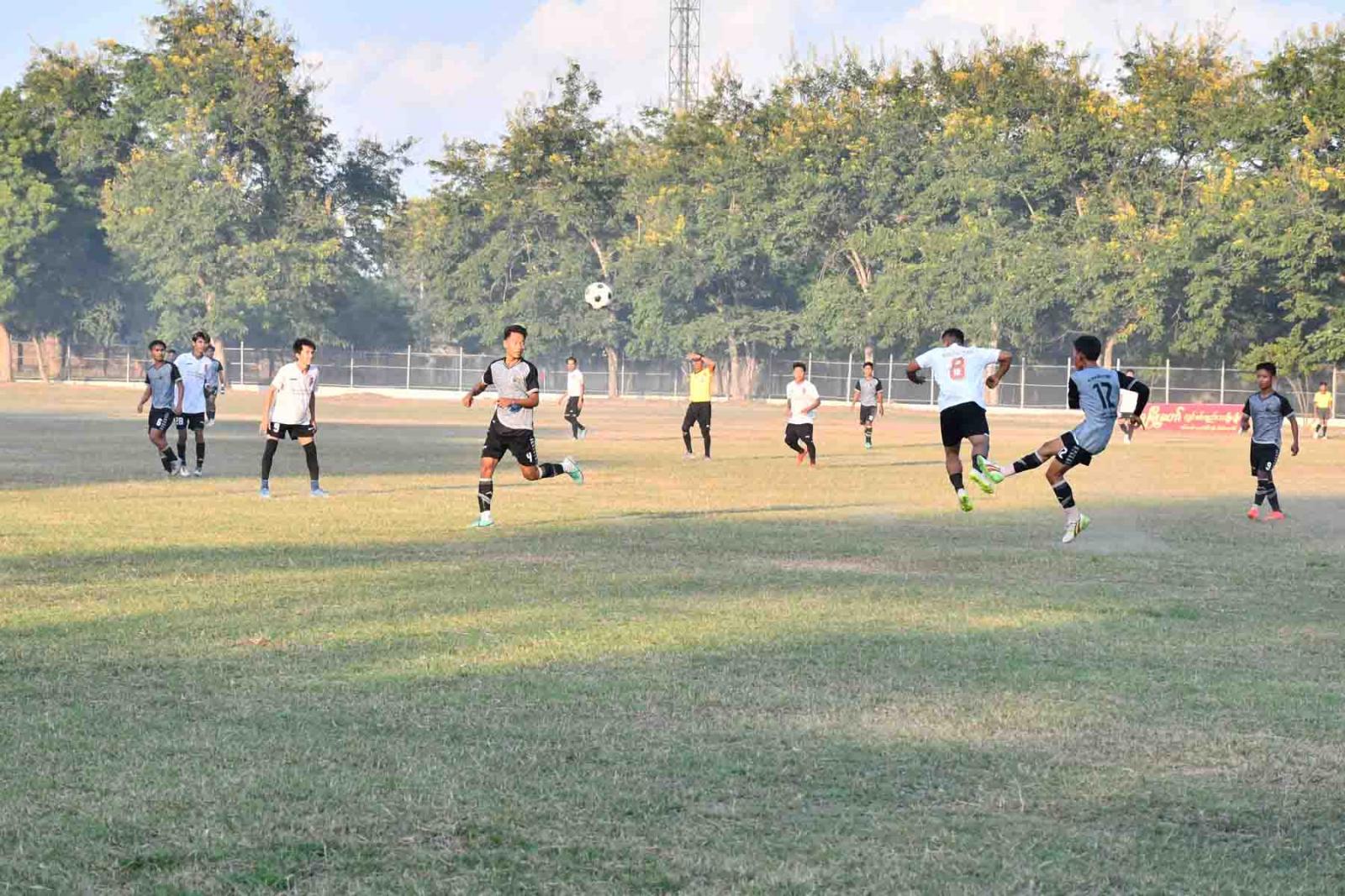 ၇၅ နှစ်မြောက် စိန်ရတုလွတ်လပ်ရေးနေ့အထိမ်းအမှတ် မြို့နယ်စီမံအုပ်ချုပ်ရေးအဖွဲ့ဥက္ကဋ္ဌဖလားရပ်ကွက်ပေ