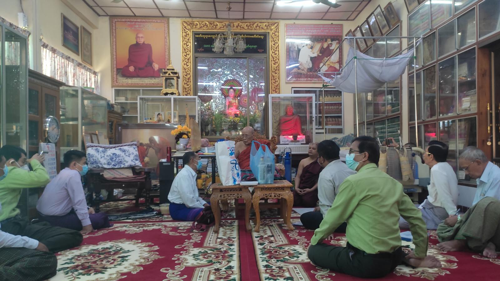 နိုင်ငံတော်စီမံအုပ်ချုပ်ရေးကောင်စီအဖွဲ့ဝင် မန်းငြိမ်းမောင် ညောင်တုန်းမ