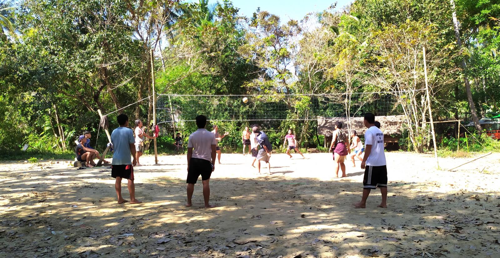 အမာမြို့၊ ဘဝသစ်ကျေးရွာအုပ်စု၊ လေးပင်ချောင်ကျေးရွာတွင် ကရင်အမျိုးသားနှစ