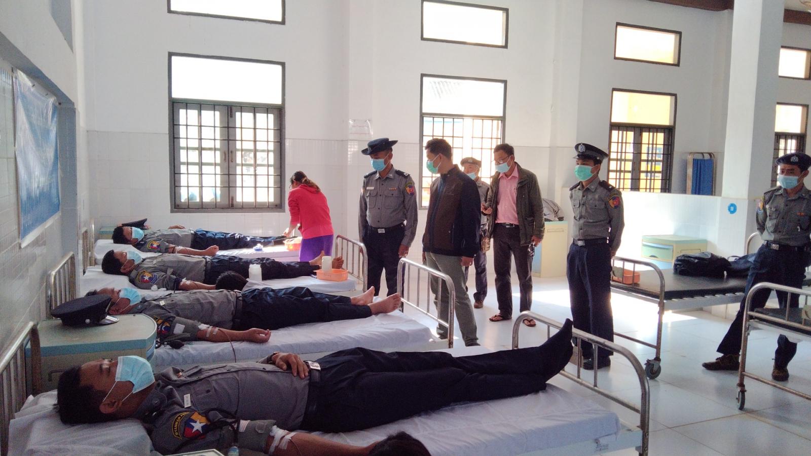 ၇၅ နှစ်မြောက် စိန်ရတုလွတ်လပ်ရေးနေ့ကို ကြိုဆိုဂုဏ်ပြုသောအားဖြင့် နမ္မတူမြို့နယ် ရဲတပ်ဖွဲ့မှ ပြည