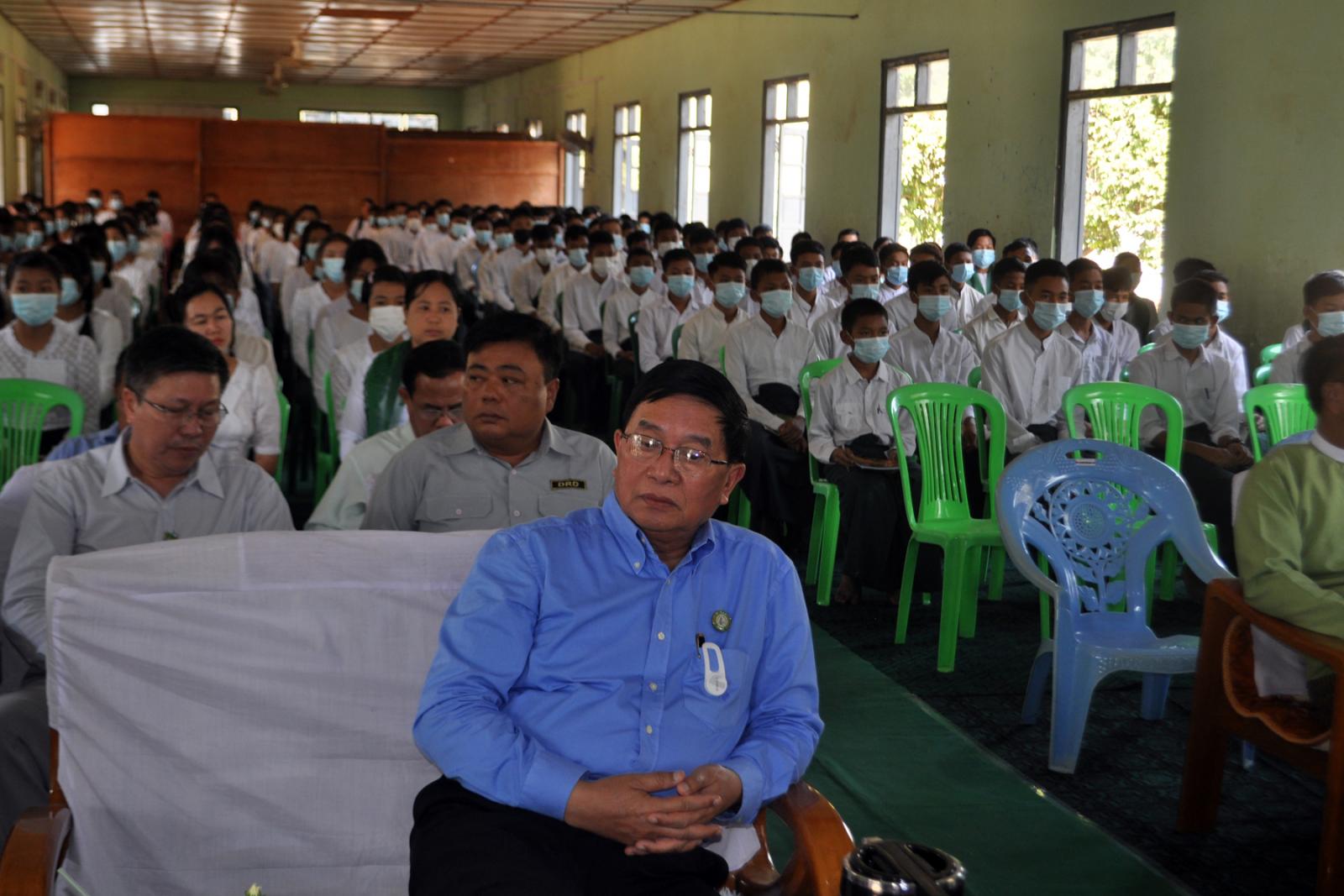 မကွေးတိုင်းဒေသကြီးအစိုးရအဖွဲ့ ဝန်ကြီးချုပ် ဦးတင့်လွင်နှင့်အဖွဲ့သည် အောင