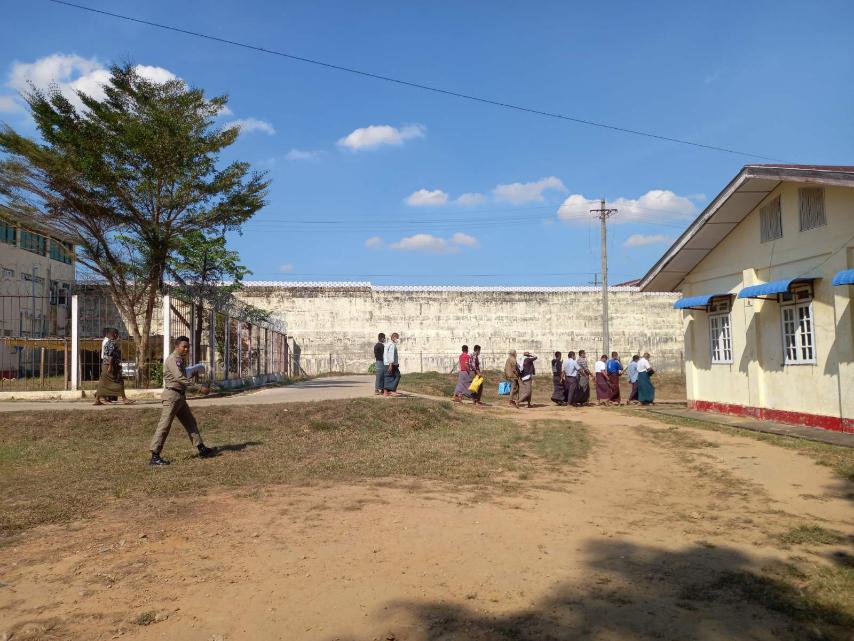 ၇၅ နှစ်မြောက် စိန်ရတုလွတ်လပ်ရေးနေ့အထိမ်းအမှတ်အဖြစ် နိုင်ငံတော်စီမံအုပ်ချုပ်ရေးကောင်စီမှ လွတ်င