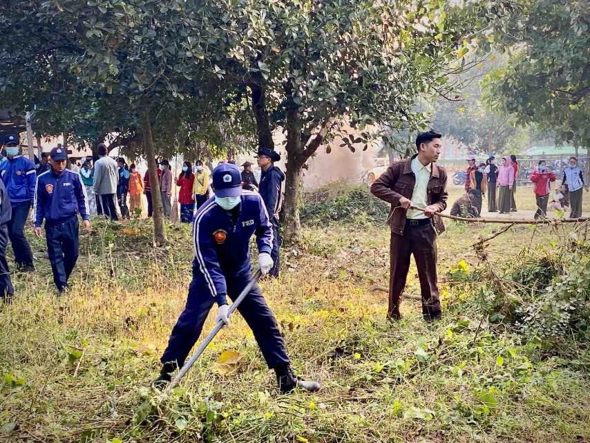 ဟုမ္မလင်း၊ ခုတင် ၁၀၀ ဆံ့ ပြည်သူ့ ဆေးရုံဝင်း သန့်ရှင်းသာယာလှပ ရေး မ