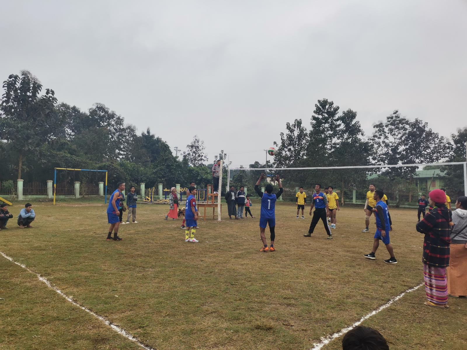 ဝကိုယ်ပိုင်အုပ်ချုပ်ခွင့်ရတိုင်း၊ ဟိုပန်၌ ၇၅ နှစ်မြောက်၊ စိန်ရတုလွတ်လပ်ရေးနေ့အထိမ်းအမှတ်အကြို