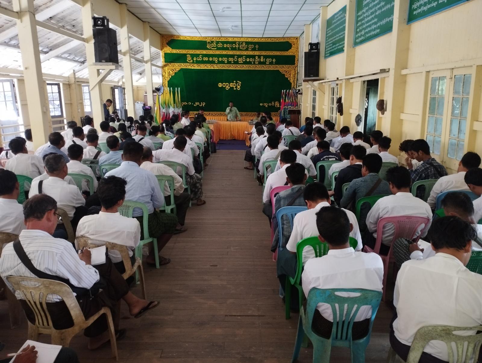မအူပင်မြို့နယ်၌ မြို့နယ်စီမံအုပ်ချုပ်ရေးအဖွဲ့ဝင်များနှင့် ရပ်ကွက် ကျေးရ