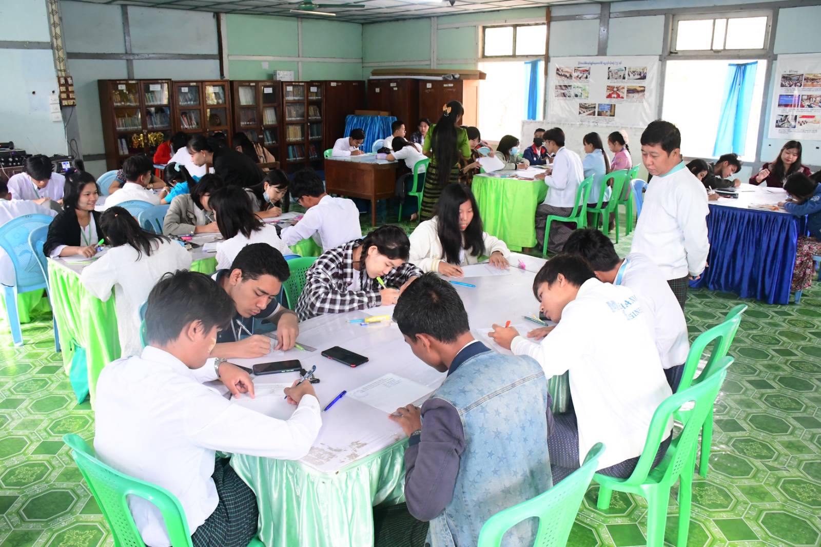 ၇၆ နှစ်မြောက် ပြည်ထောင်စုနေ့အထိမ်းအမှတ်အကြို တက္ကသိုလ်၊ ဒီဂရီကောလိပ