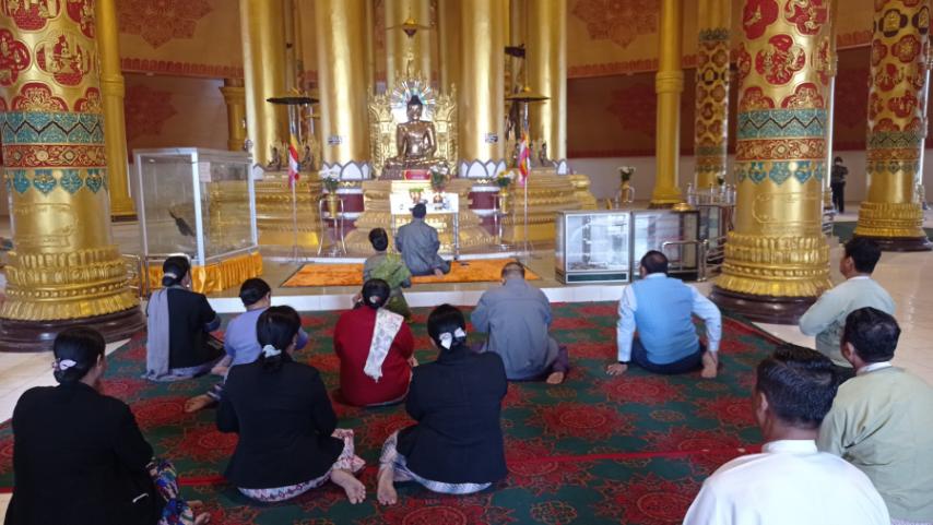 ရခိုင်ပြည်နယ်ဝန်ကြီးချုပ် ဦးထိန်လင်း စစ်တွေမြို့ လောကာနန္ဒာစေတီတော်မြတ