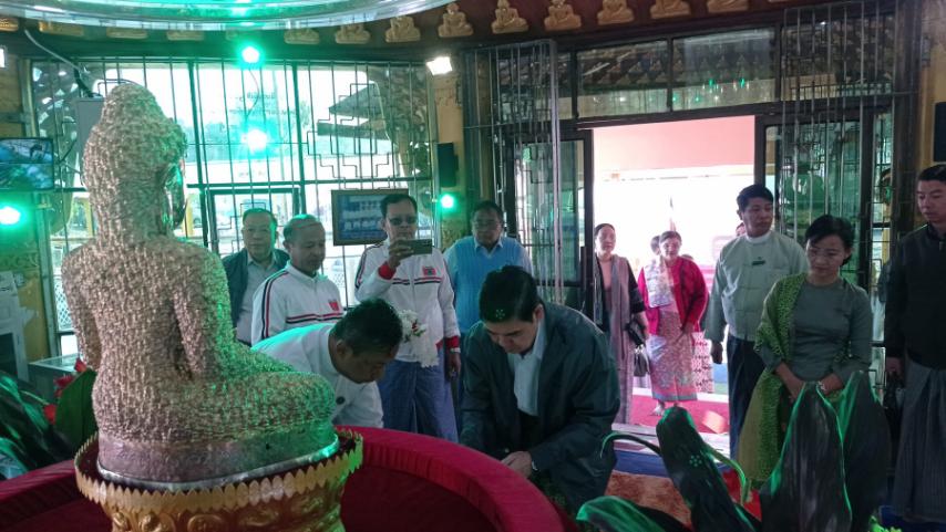 ရခိုင်ပြည်နယ်ဝန်ကြီးချုပ် ဦးထိန်လင်း စစ်တွေမြို့ လောကာနန္ဒာစေတီတော်မြတ