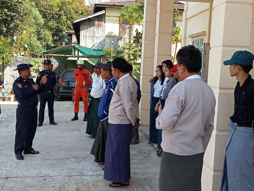 ငပုတောမြို့၌ မီးဘေးအန္တရာယ် ကြိုတင်ကာကွယ်ရေးအတွက် အသိပညာပေးခြင်းနှင့် မီးသတ်ဆေးဘူးဖြင့် မီးငြှိမ