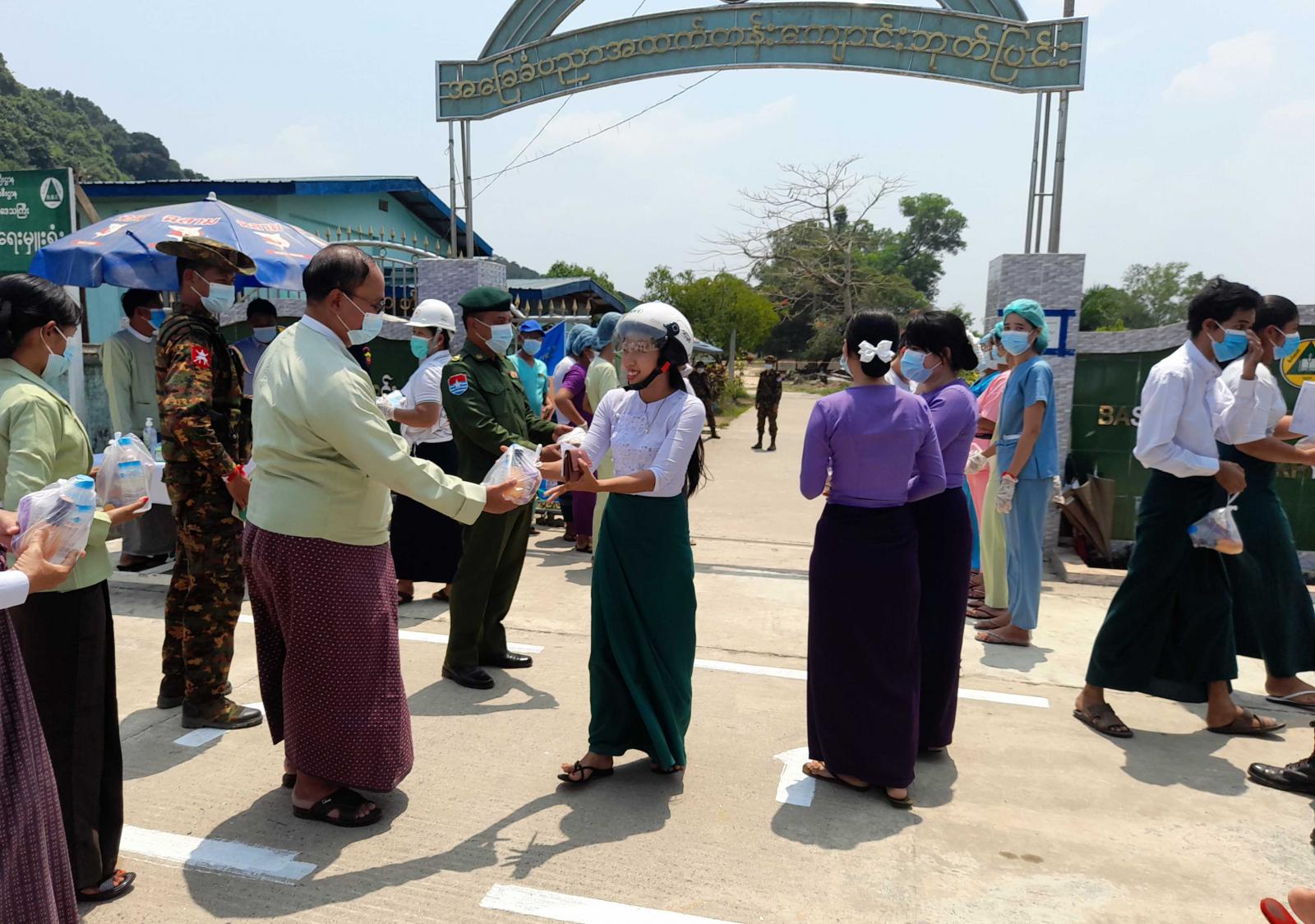 နေပြည်တော်ကောင်စီဥက္ကဋ္ဌ သီရိပျံချီ ဦးတင်ဦးလွင် မဟာသဒ္ဓမ္မဇောတိကဓဇ ဘ