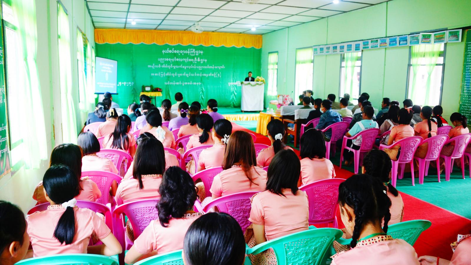 ပူတာအိုမြို့၌ အဆင့်မြင့်အိမ်တွင်းမှုစက်ချုပ်သင်တန်းအမှတ်စဉ် ၄ သင်တန်းဆင