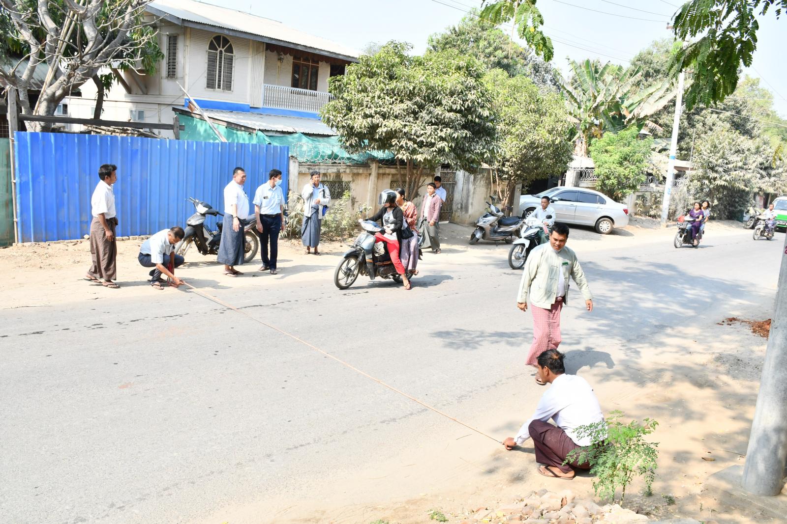 ညောင်ဦးမြို့နယ်စီမံအုပ်ချုပ်ရေးအဖွဲ့ ညောင်ဦး မြင်းခြံကားလမ်းချဲ့ထွင်ခင