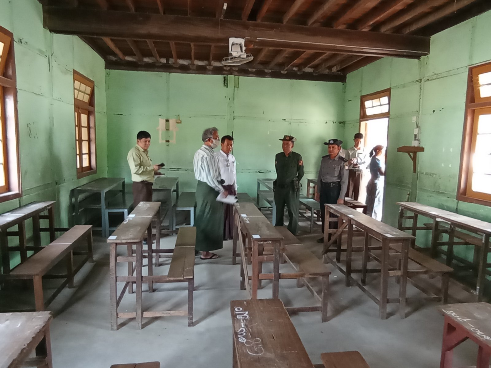 ကန့်ဘလူမြို့ အ ထ က ၁ စာစစ်ဌာန၌ တက္ကသိုလ်ဝင်စာမေးပွဲ ဖြေဆိုရန် ပြင်ဆင
