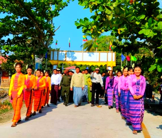 ဂွမြို့နယ်တွင် ၇၈ နှစ်မြောက် တပ်မတော်နေ့ကို ကြိုဆိုဂုဏ်ပြုသောအားဖြင့် ကမ်းသာယာ မဒေါ့ကြောကျေးရ