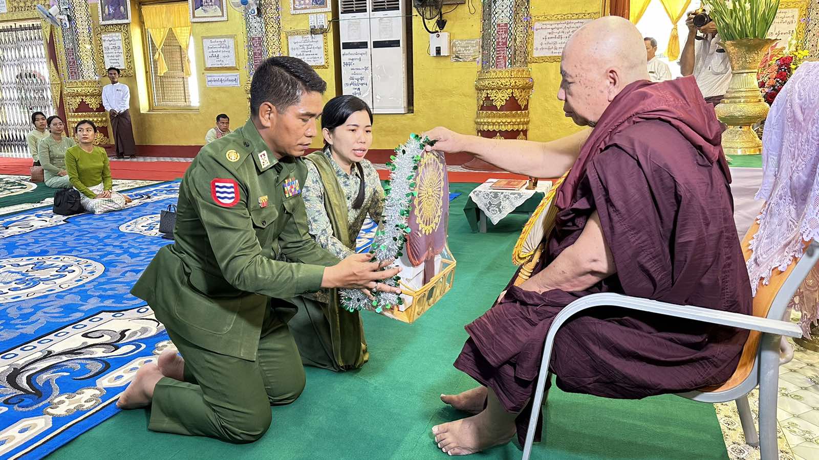 အနောက်တောင်တိုင်း စစ်ဌာနချုပ်တိုင်းမှူး ဗိုလ်မှူးချုပ် ကြည်ခိုင်သည
