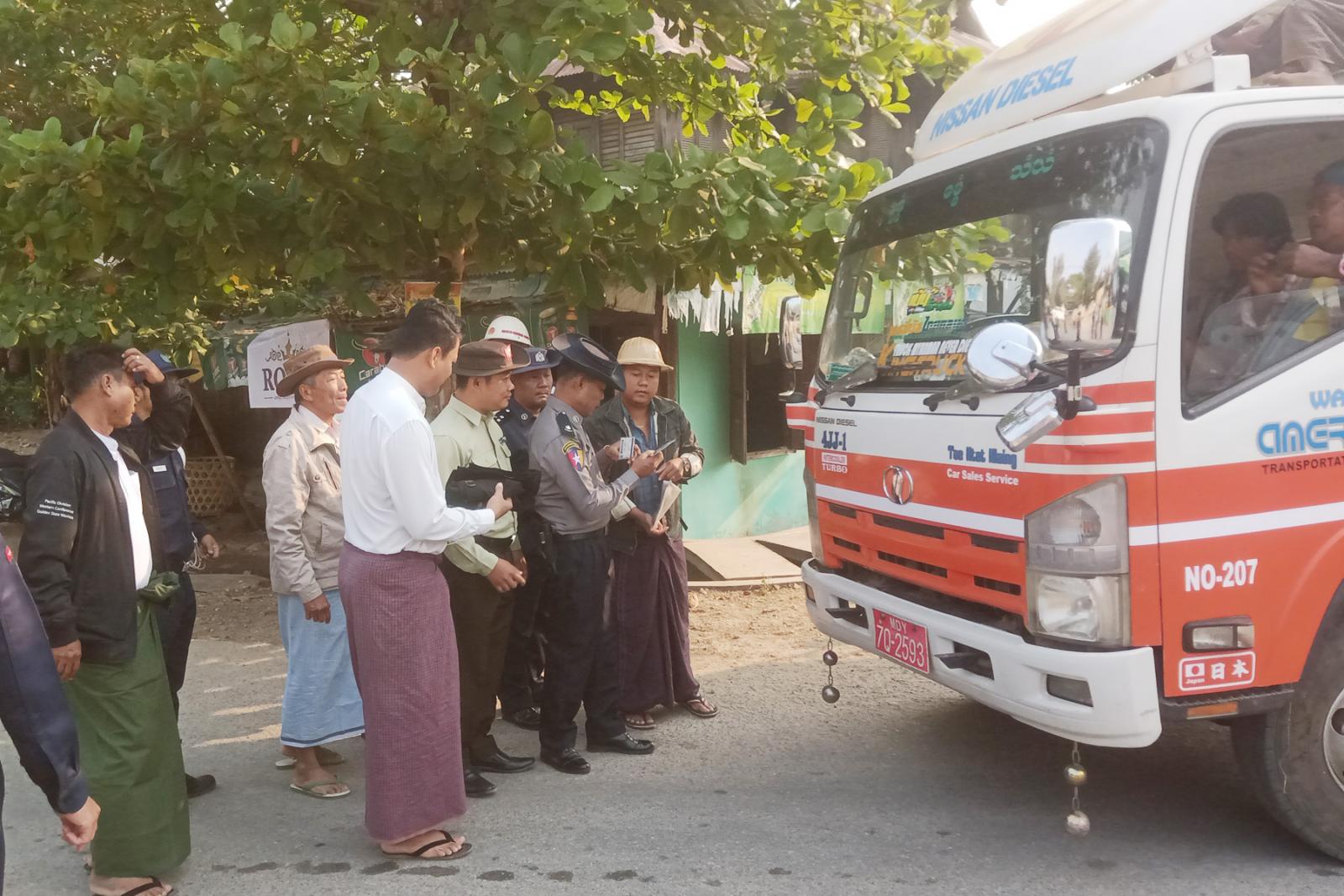 ကံမမြို့နယ်၌ ယာဉ်စည်းကမ်း လမ်းစည်းကမ်း လိုက်နာစေရေး အသိပညာပေး လက်ကမ