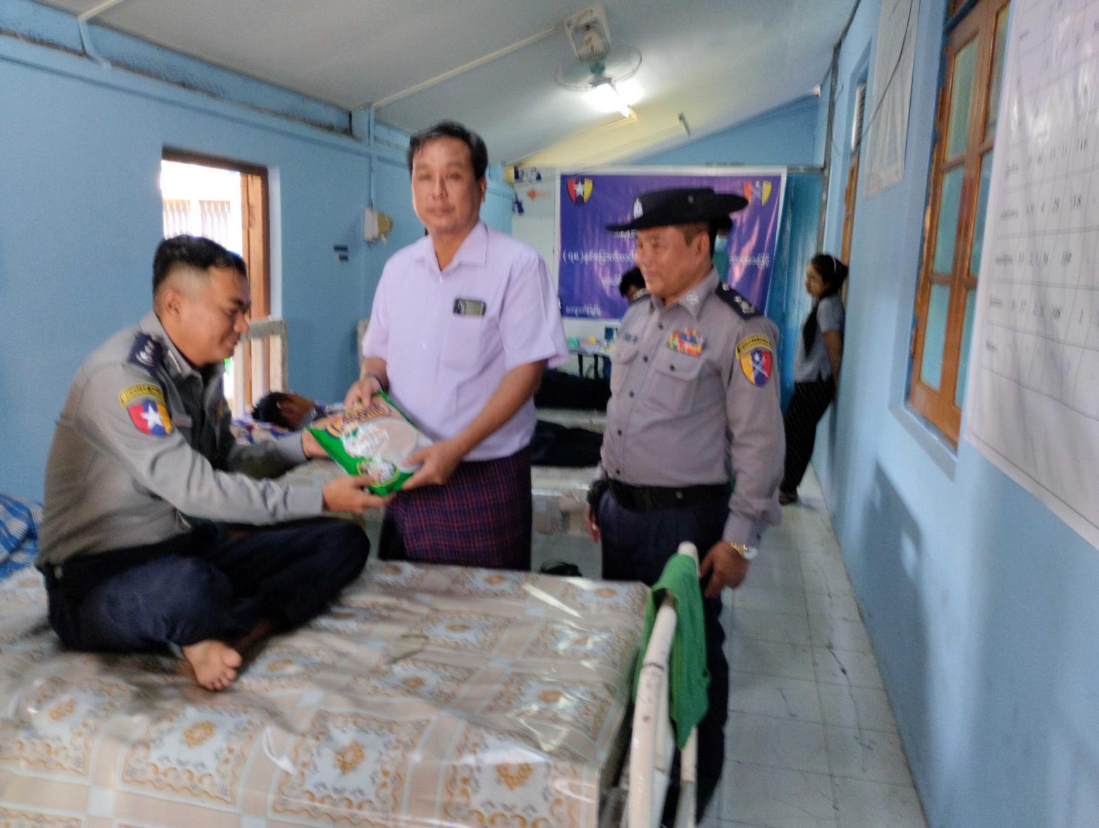 ၇၈ နှစ်မြောက် တပ်မတော်နေ့ကို ကြိုဆိုဂုဏ်ပြုသောအားဖြင့် စုပေါင်းသွေးလ