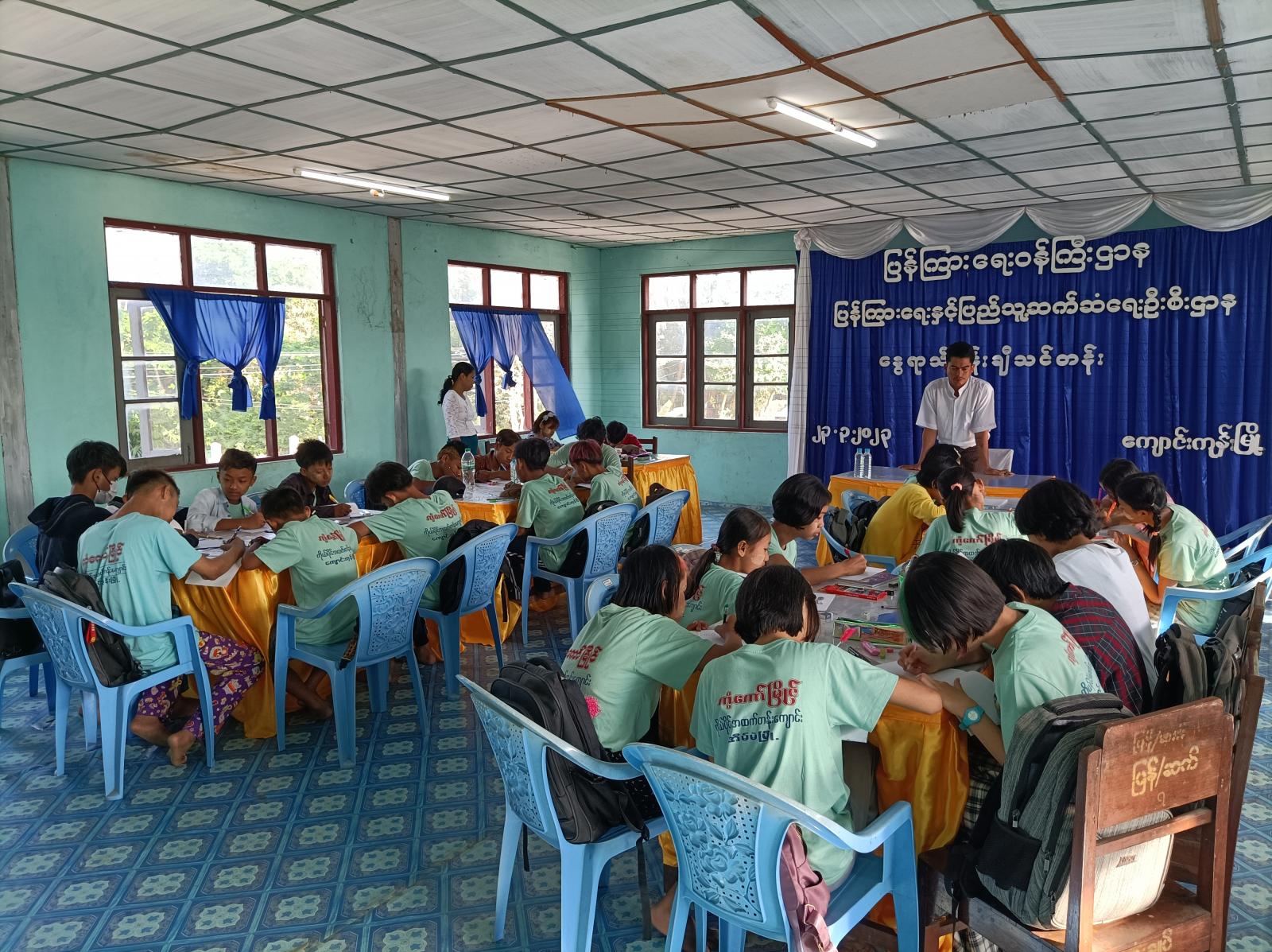 ကျောင်းကုန်းမြို့၌ နွေရာသီ ပန်းချီ အခြေခံ သင်တန်း ဖွင့်လှစ်သင်ကြားပေး