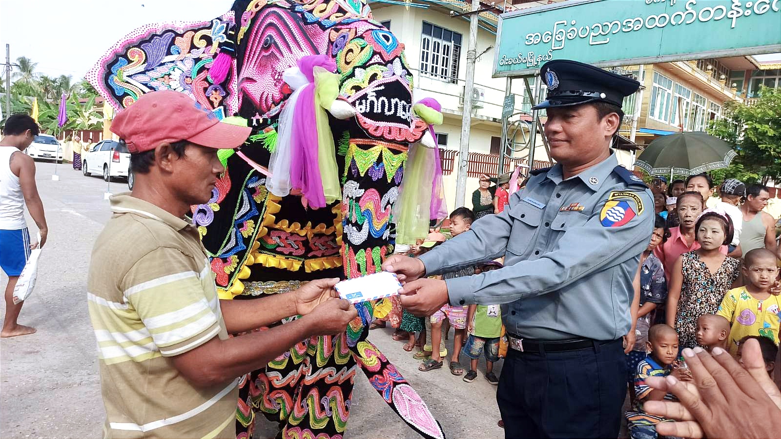 ဝါးခယ်မမြို့နယ်၌ ၇၈ နှစ်မြောက် တပ်မတော်နေ့ကို ဂုဏ်ပြုသောအားဖြင့် ကွန