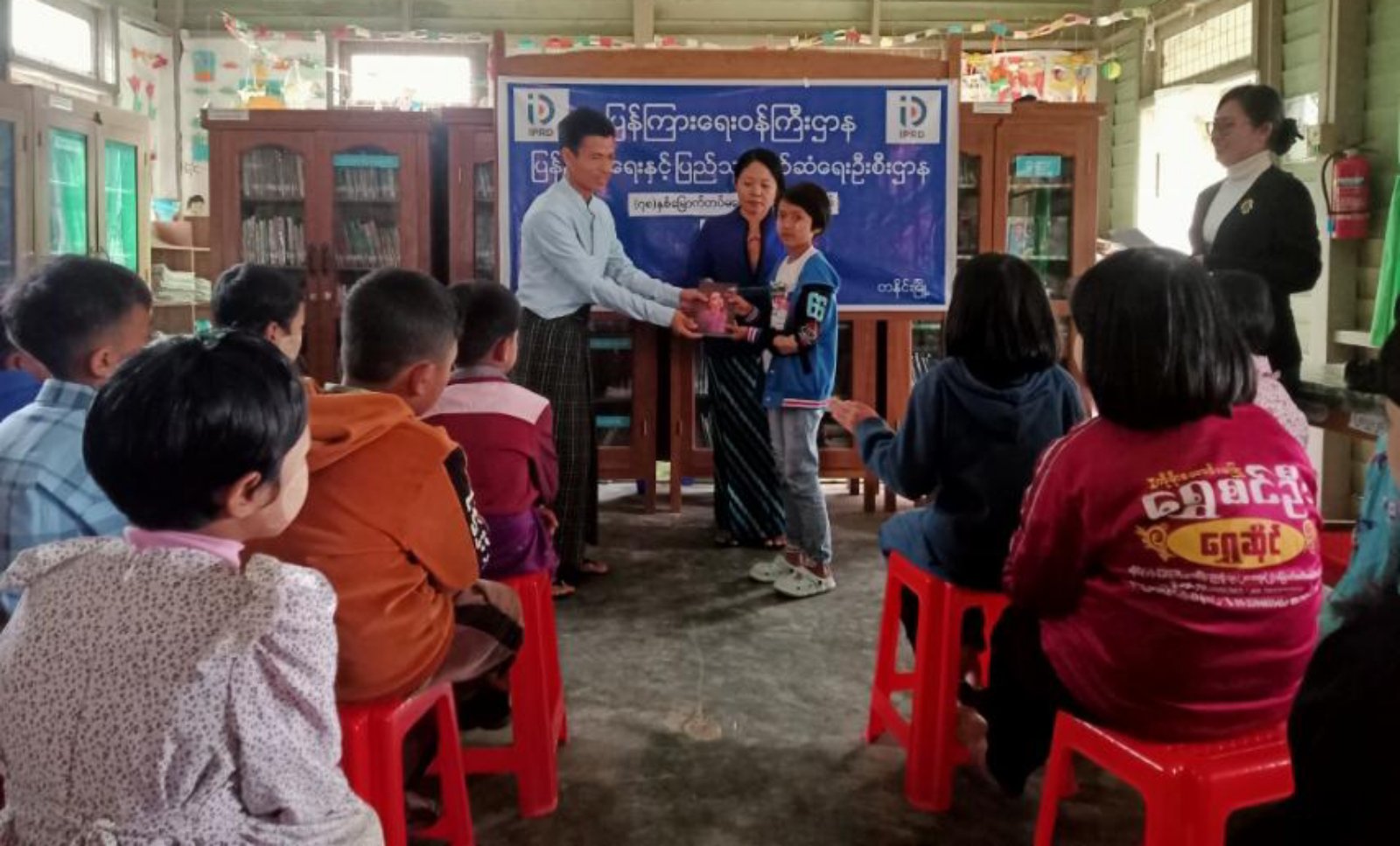 တနိုင်းမြို့နယ်တွင် ၇၈ နှစ်မြောက် တပ်မတော်နေ့ အထိမ်းအမှတ် ပန်းချီပ