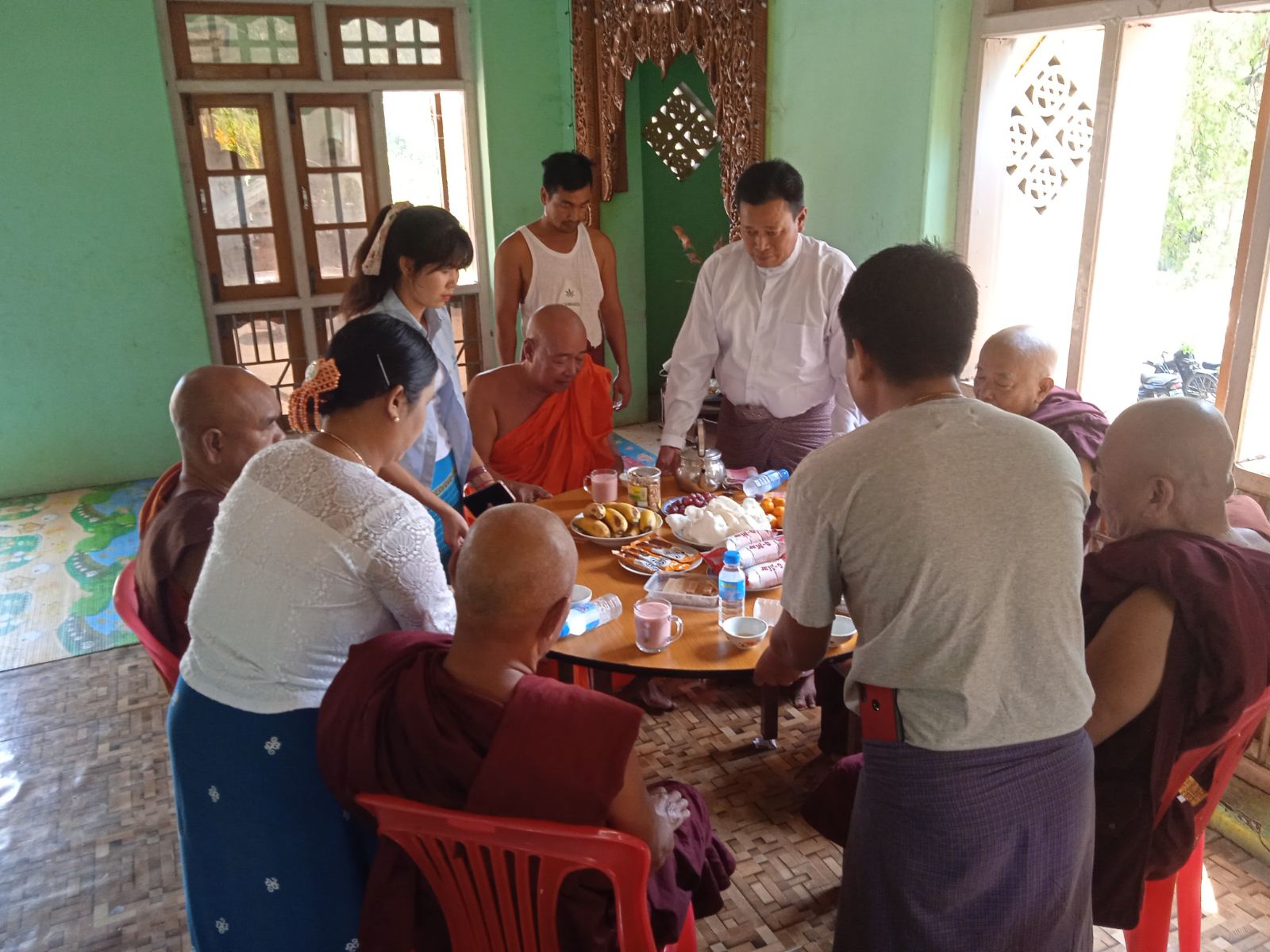 မြစ်သားမြို့နယ်တွင် ပါဠိပထမပြန်စာမေးပွဲ ဖြေဆိုနေကြသည့် ဆရာတော် သံဃာတော