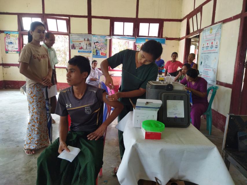 ကျိန္တလီမြို့၌ အသက် ၁၈ နှစ်အထက် ပြည်သူများအား ဆေးထိုးအုပ်စုအလိုက် ကိုဗစ