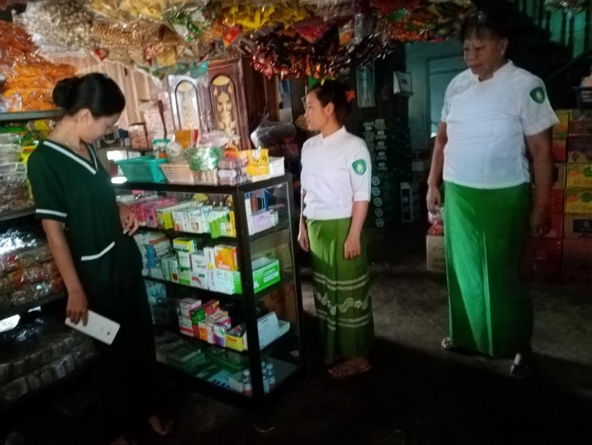 လိပ်သိုမြို့၌ ဈေးဆိုင်များ၊ စတိုးဆိုင်များနှင့် စားသောက်ဆိုင်များအား က