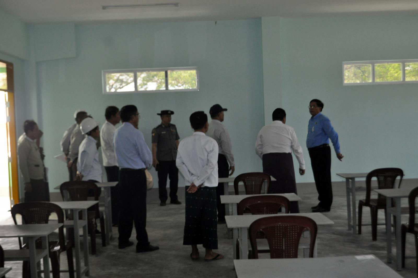 မကွေးတိုင်းဒေသကြီးအစိုးရအဖွဲ့ ဝန်ကြီးချုပ်သီရိပျံချီ ဦးတင့်လွင်နှင့် ဝန