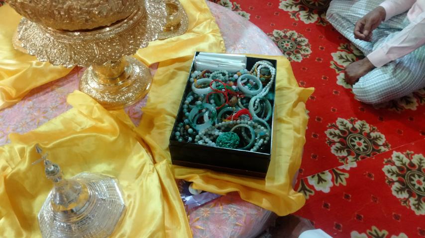 မှော်စီစာကျေးရွာ သီရိရတနာစိမ်း ဓမ္မရိပ်သာကျောင်းတိုက်၌ လိုတရရွှေသာလျောင်းဘုရားကြီး၊ ကျောက်စိမ