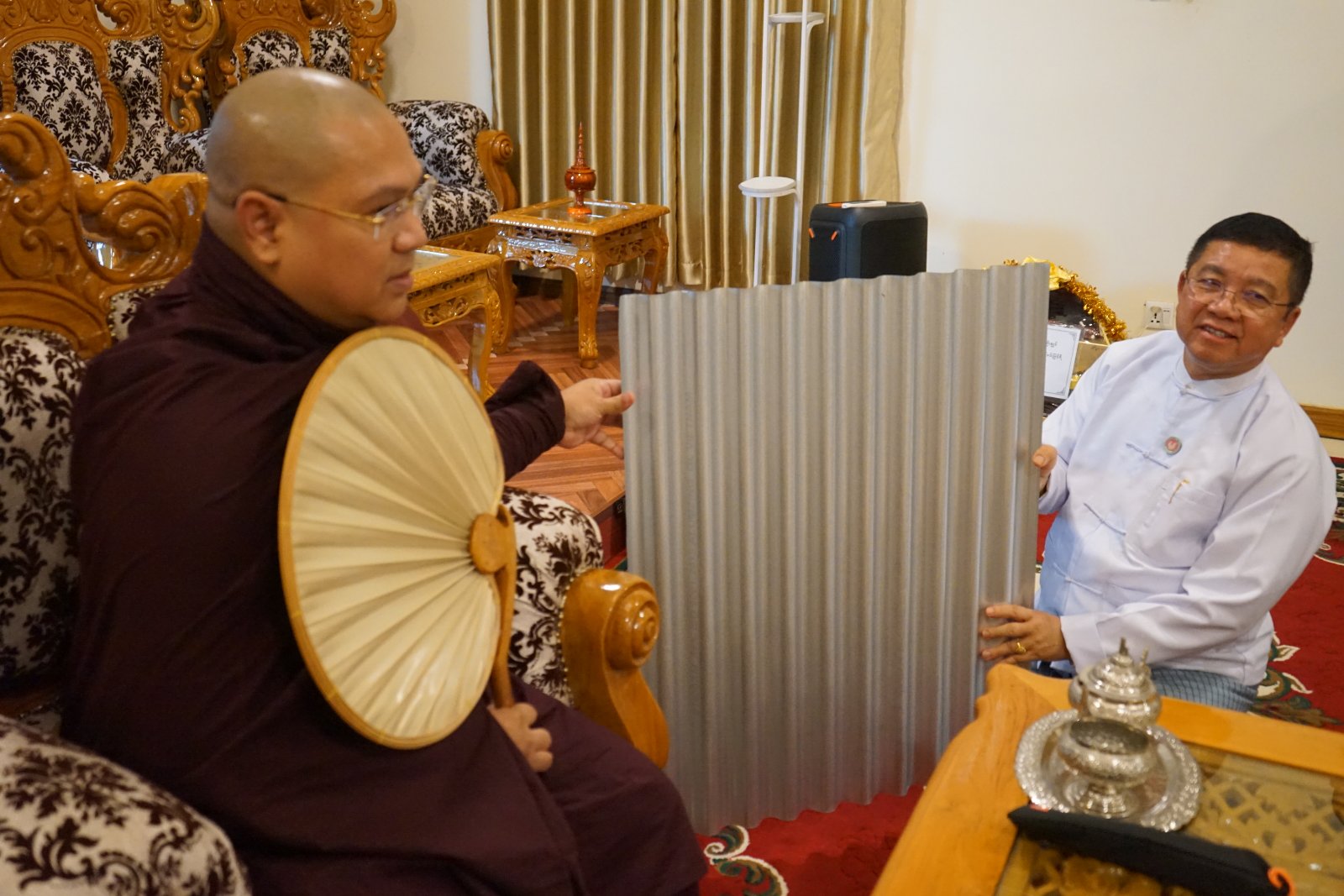 မွန်ပြည်နယ်ဝန်ကြီးချုပ်ဦးအောင်ကြည်သိန်း မိုခါမုန်တိုင်းဒဏ်ခံ ရခိုင်ပြည