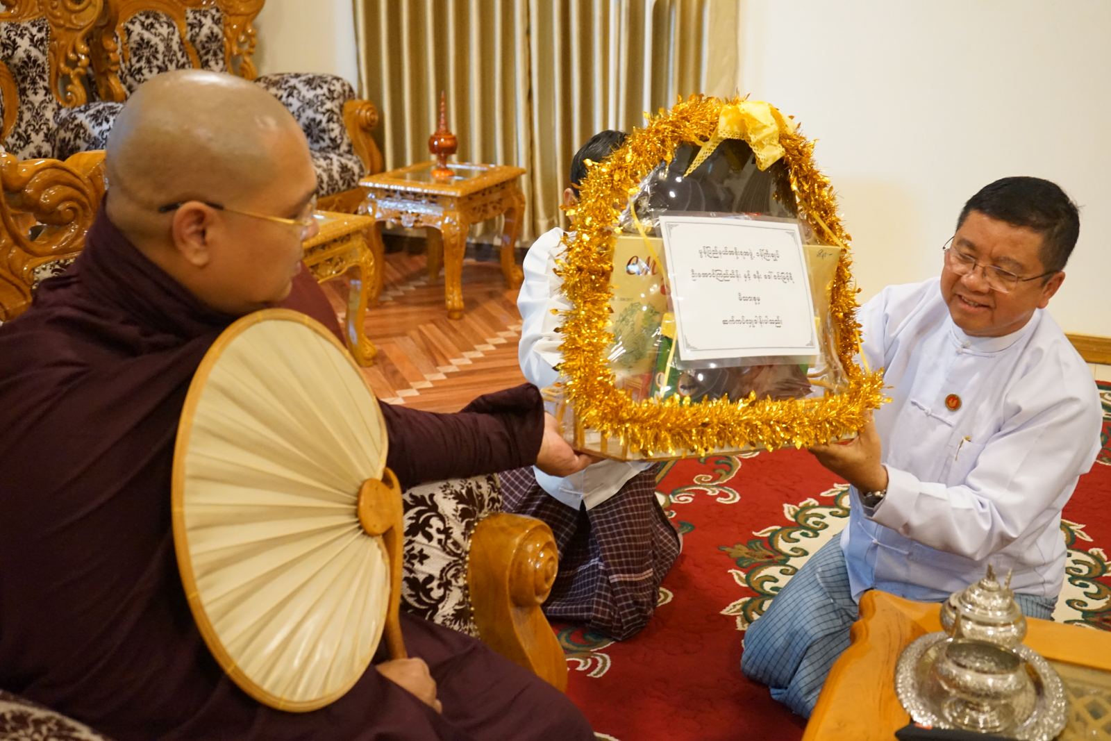 မွန်ပြည်နယ်ဝန်ကြီးချုပ်ဦးအောင်ကြည်သိန်း မိုခါမုန်တိုင်းဒဏ်ခံ ရခိုင်ပြည