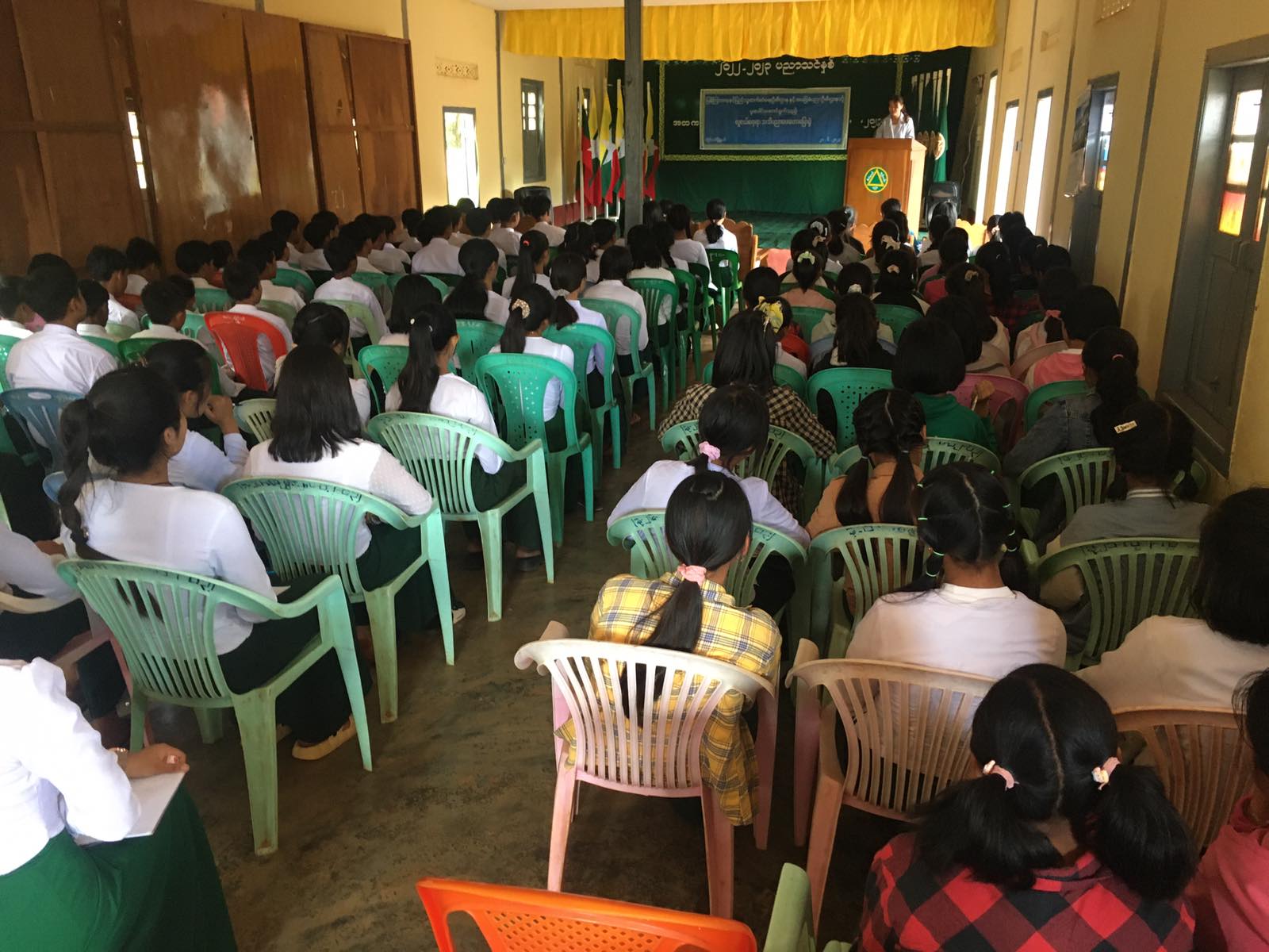 လွိုင်လင်မြို့ အမှတ် ၃ အခြေခံပညာအထက်တန်းကျောင်းတွင် လူငယ