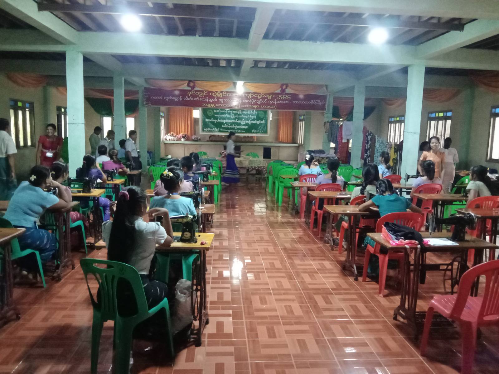 ပေါင်မြို့နယ်တွင်အသက်မွေးဝမ်းကျောင်း အထောက်အကူပြု အခြေခံအပ်ချုပ်စက်သင