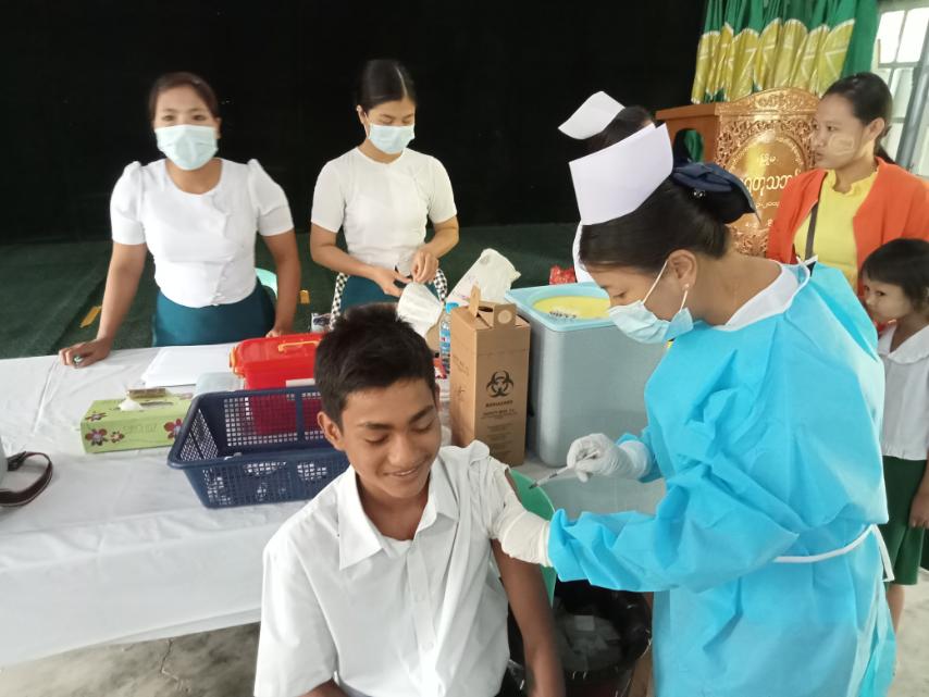 လယ်ဝေးမြို့နယ်အတွင်းရှိ အခြေခံပညာကျောင်းများတွင် အသက် ၅ နှစ်နှင့် ၁၂ န