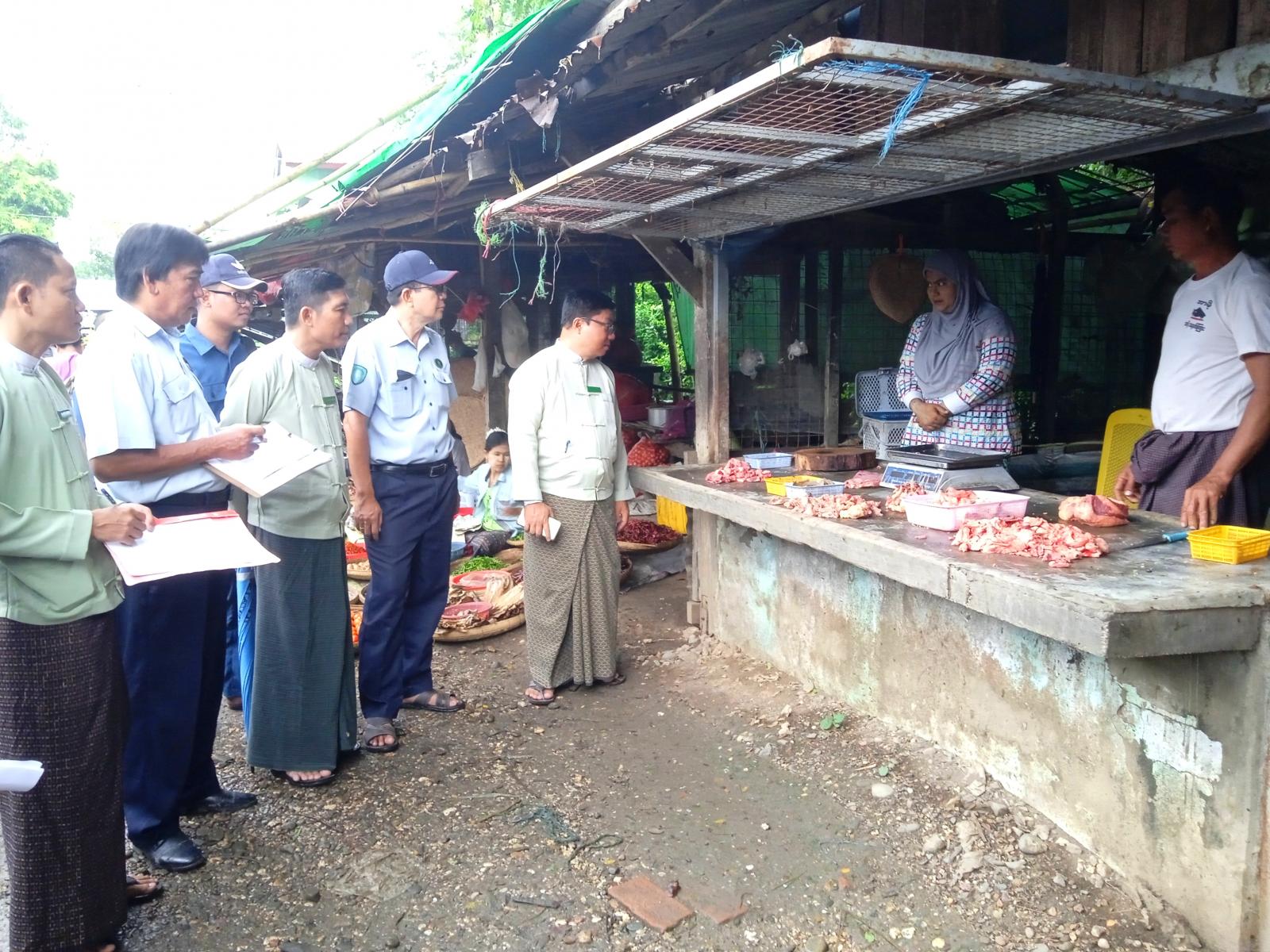 အင်္ဂပူမြို့နယ်၌ အခြေခံစားသောက်ကုန်ပစ္စည်းများ ဈေးနှုန်းမှန်ကန်စွာရောင