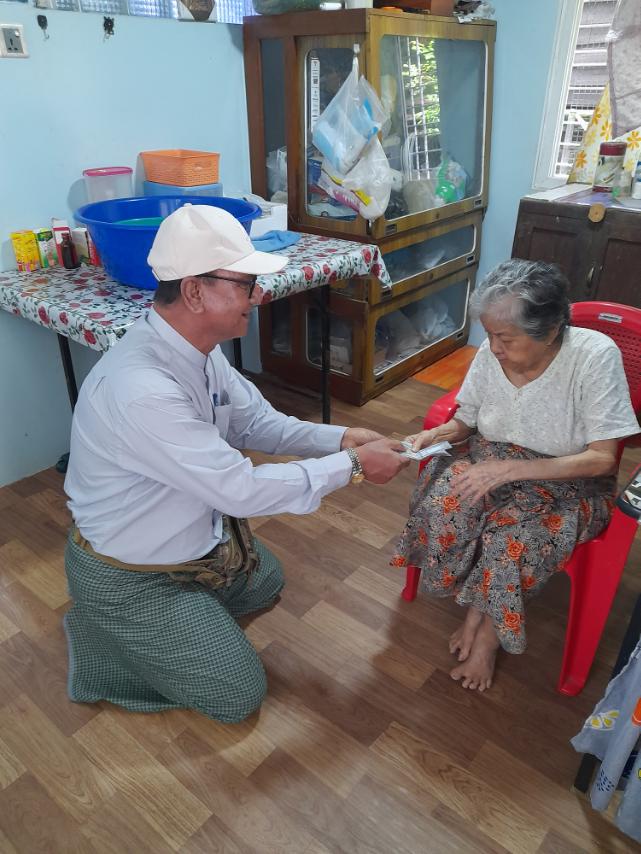 တွံတေးမြို့၌ အသက် ၈၅ နှစ်နှင့်အထက် ဘိုးဘွားများအား နိုင်ငံတော်မှ ထောက