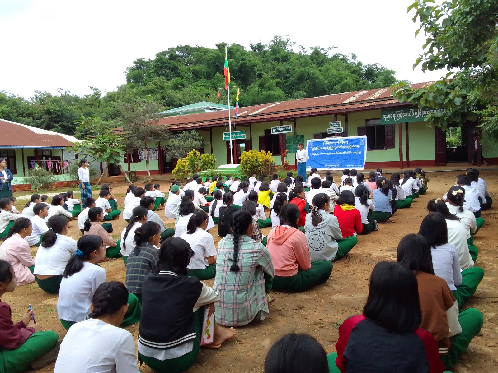 မိုင်းစံမြို့တွင် ကျောင်းသား၊ ကျောင်းသူများကို အာဇာနည်နေ့အထိမ်းအမှတ