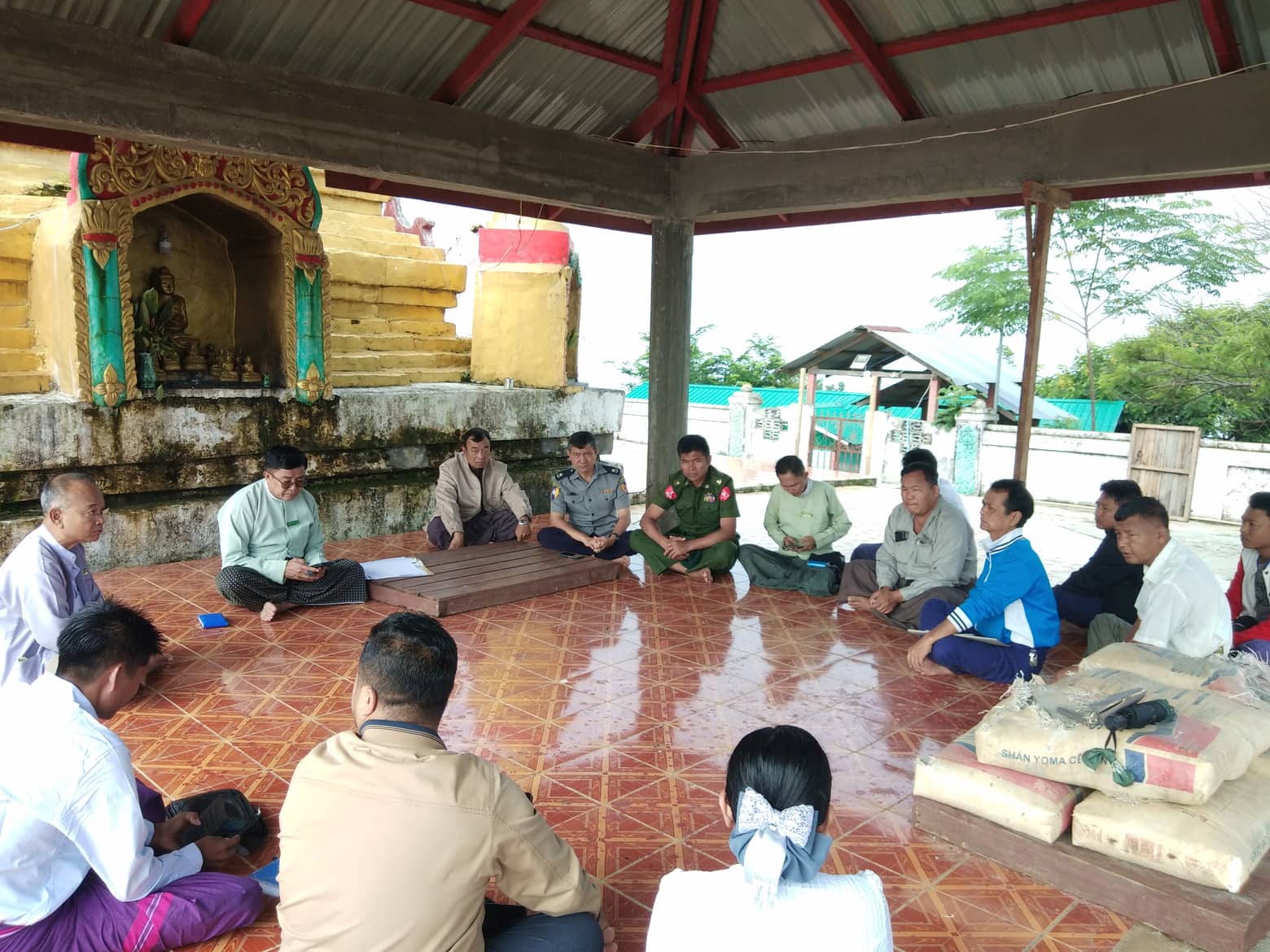 မက်မန်းမြို့ မင်းရန်အောင်စေတီတော်ကြီး လုံးတော်ပြည့်ရွှေသင်္ကန်း ကပ်လ
