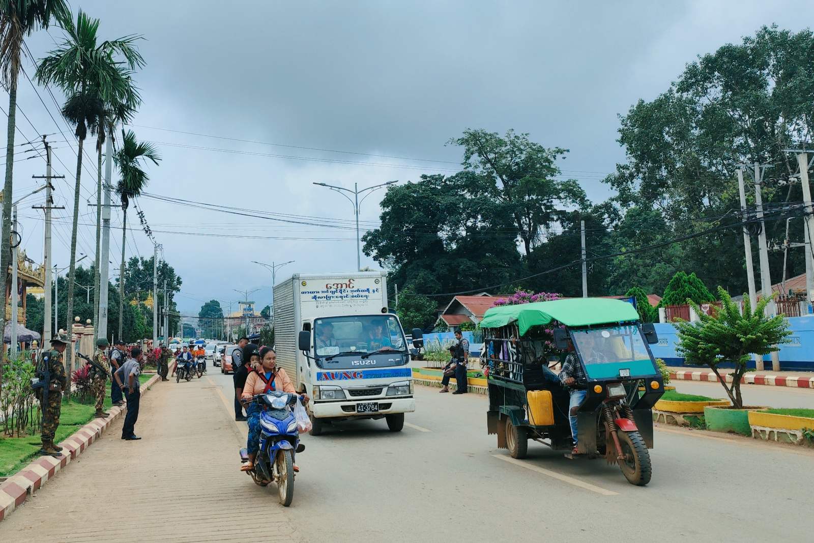 လားရှိုးမြို့တွင် နယ်မြေလုံခြုံရေးနှင့် ယာဉ်စည်းကမ်း၊ လမ်းစည်းကမ်း