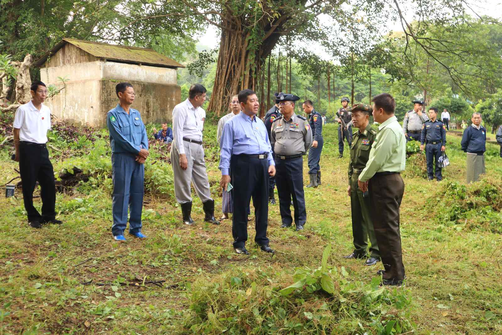 မွန်ပြည်နယ်ဝန်ကြီးချုပ် ဦးအောင်ကြည်သိန်းကျောင်းအကျိုးပြု စုပေါင်းသန့်ရ