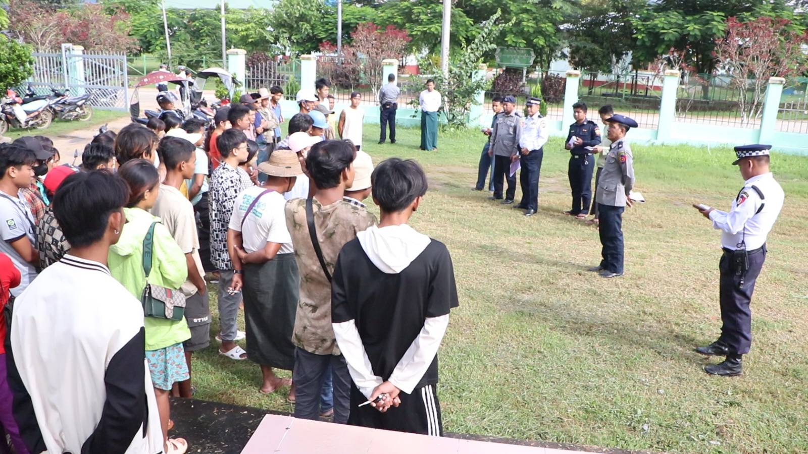 ဟိုပန်မြို့၌ ယာဥ်စည်းကမ်း၊ လမ်းစည်းကမ်းဆိုင်ရာ အသိပညာပေး ဟောပြောခြင်းန