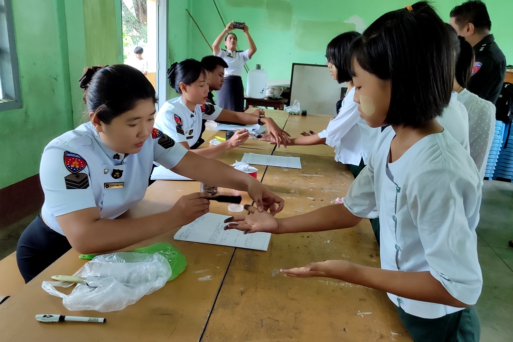 ဂန့်ဂေါမြို့နယ်တွင် ပန်းခင်းစီမံချက် ၂ ဖြင့် ကျောင်းသား သူများအား အိမ
