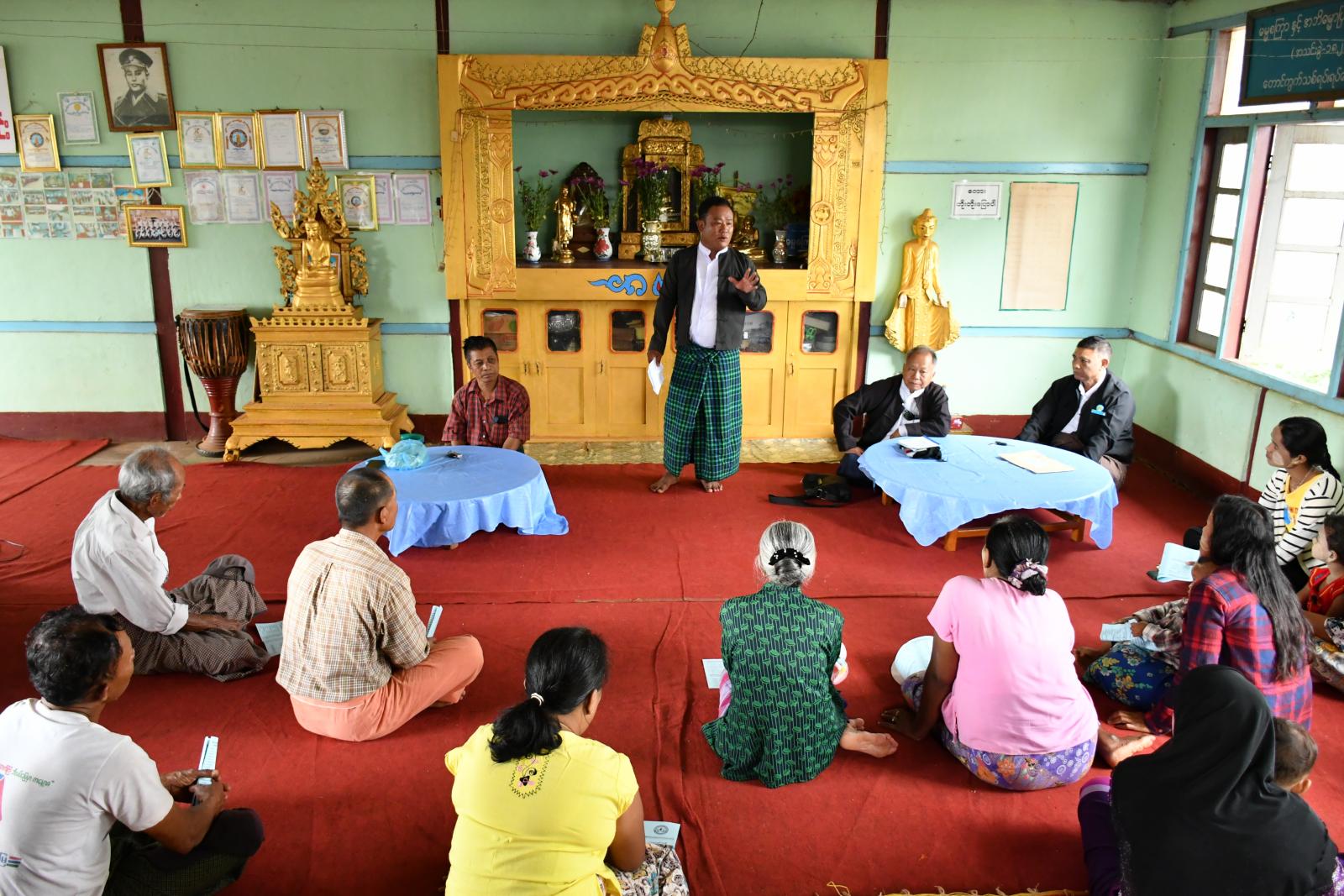 နတ်မောက်မြို့၌ ဈေးရောင်းဈေးဝယ်ပြည်သူများ ပလတ်စတစ်လျှော့ချသုံးစွဲရေး ည