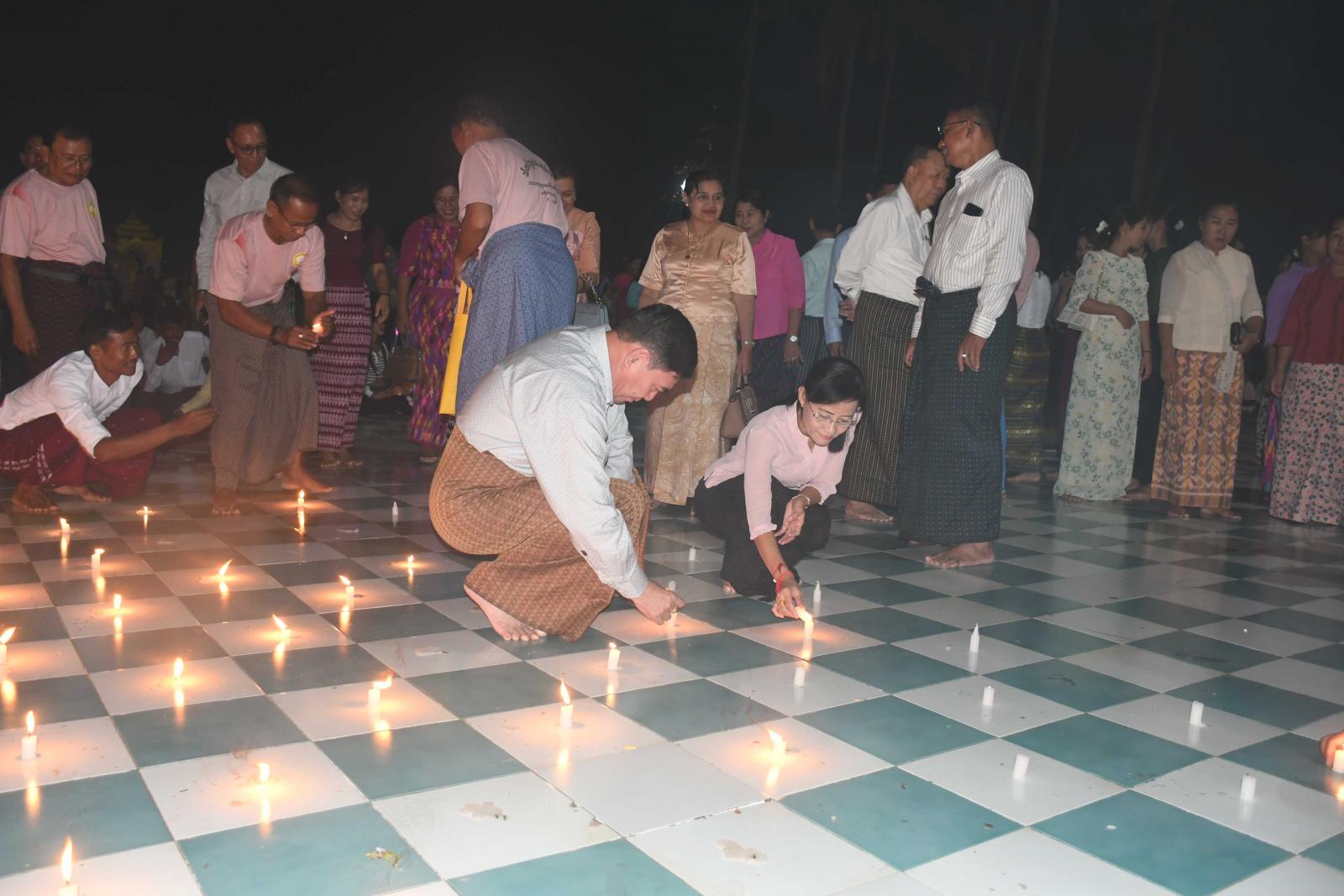 ရခိုင်ပြည်နယ် ဝန်ကြီးချုပ် ဦးထိန်လင်း စစ်တွေမြို့ လောကာနန္ဒာစေတီတော်မြတ