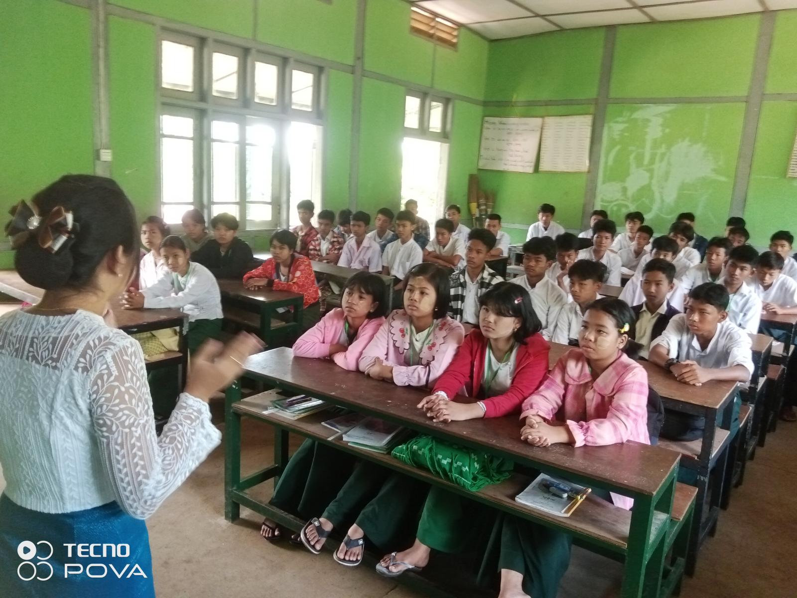 သပိတ်ကျင်းမြို့ ဝါးဖြူတောင်ကျေးရွာ အ ထ ကတွင် လူငယ်ရေးရာအသိပညာပေးဟောပ