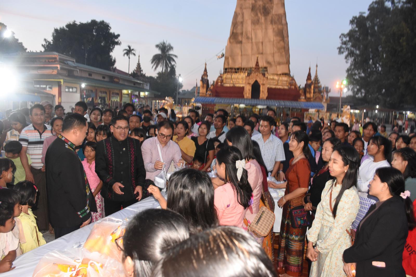 ကချင်ပြည်နယ်ဝန်ကြီးချုပ် တန်ဆောင်မုန်းလပြည့်နေ့ သာမညဖလအခါတော်နေ့ တွင