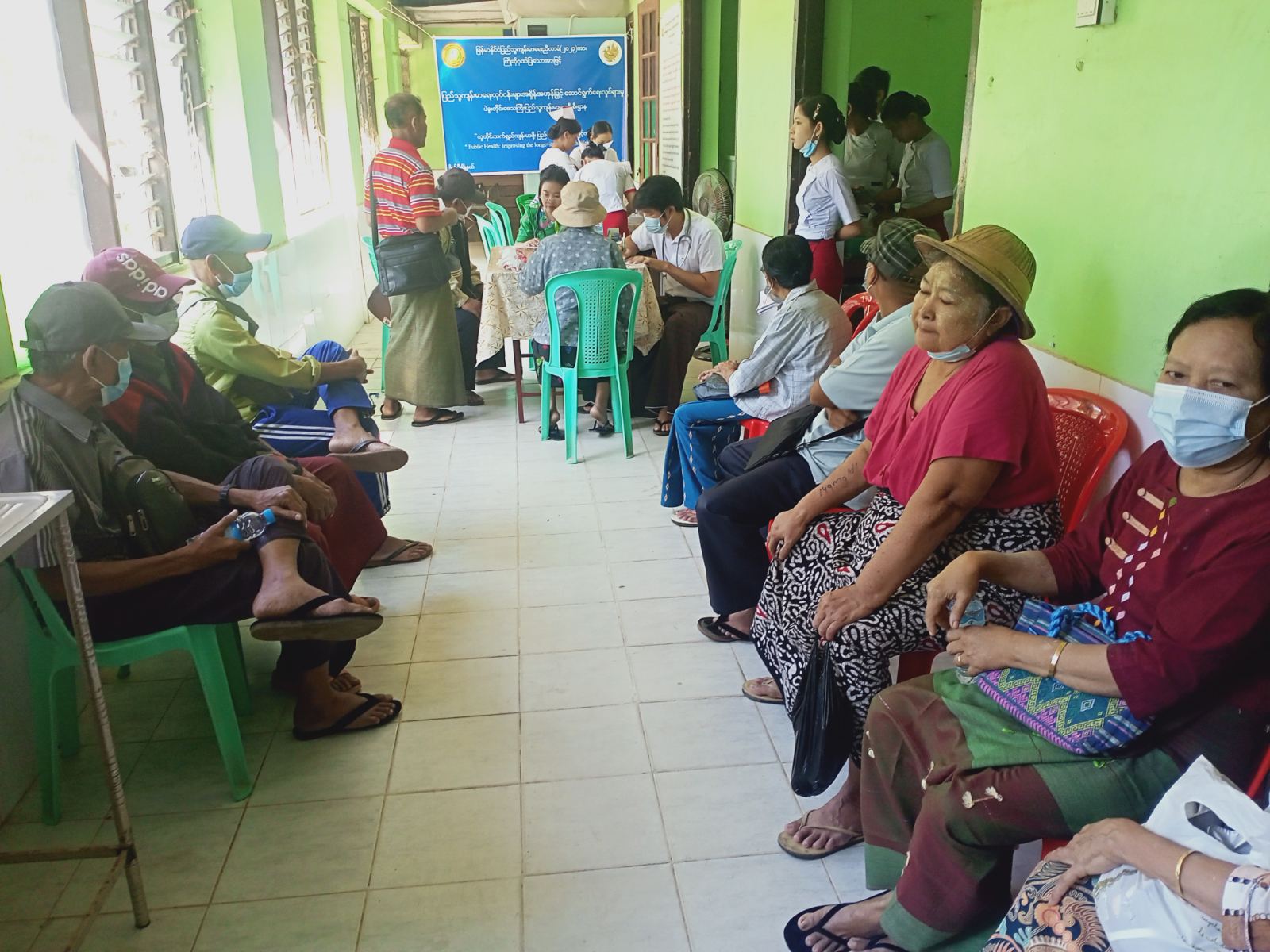 ဒိုက်ဦးမြို့နယ် ပြည်သူ့ဆေးရုံတွင် အငြိမ်းစားနိုင်ငံ့ဝန်ထမ်းများအား ကျန