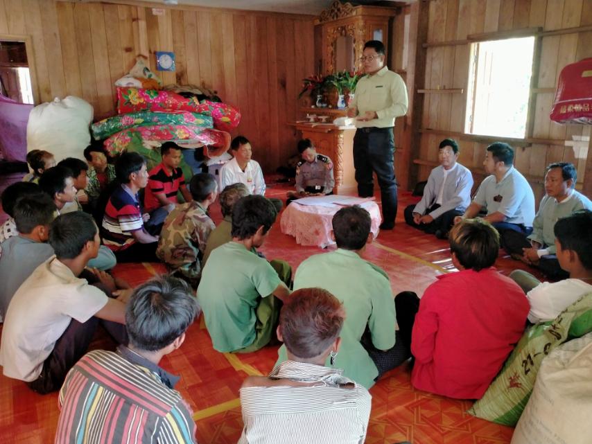 မက်မန်းမြို့နယ် ငှက်ယောင်းကျေးရွာအုပ်စု၊ ဝမ်ဟွေကျေးရွာတွင် မြစိမ်းရောင